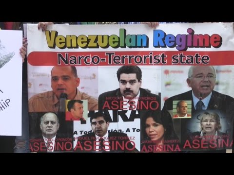 Venezolanos en Nueva York exigen libertad en su país a través de protesta frente al consulado