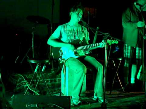 "Piano Man" in Spanish by Carlos Gonzalez at the Crescent Moon~11/2/11