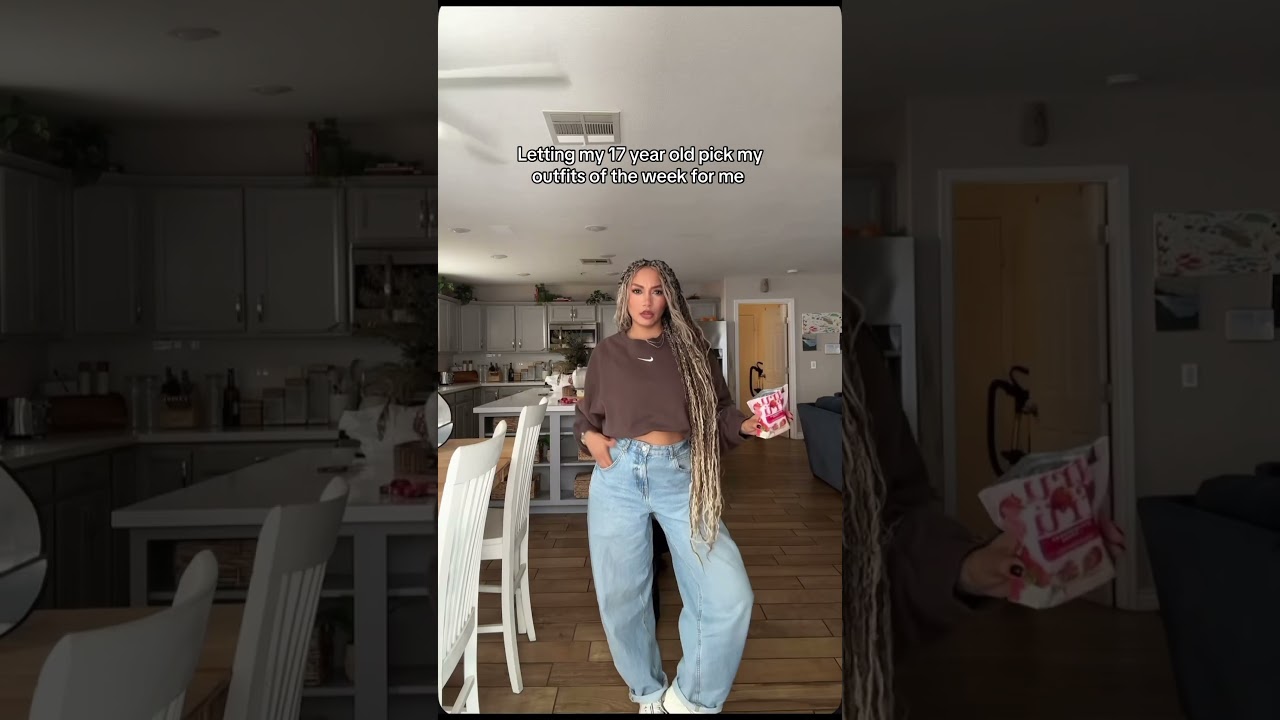 Mom outfits of the week as chosen by @JustJordynLenae #momsofteens #outfitsoftheweek #fitcheck