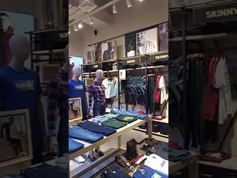 Levi's Galaxi mall 3 surabaya