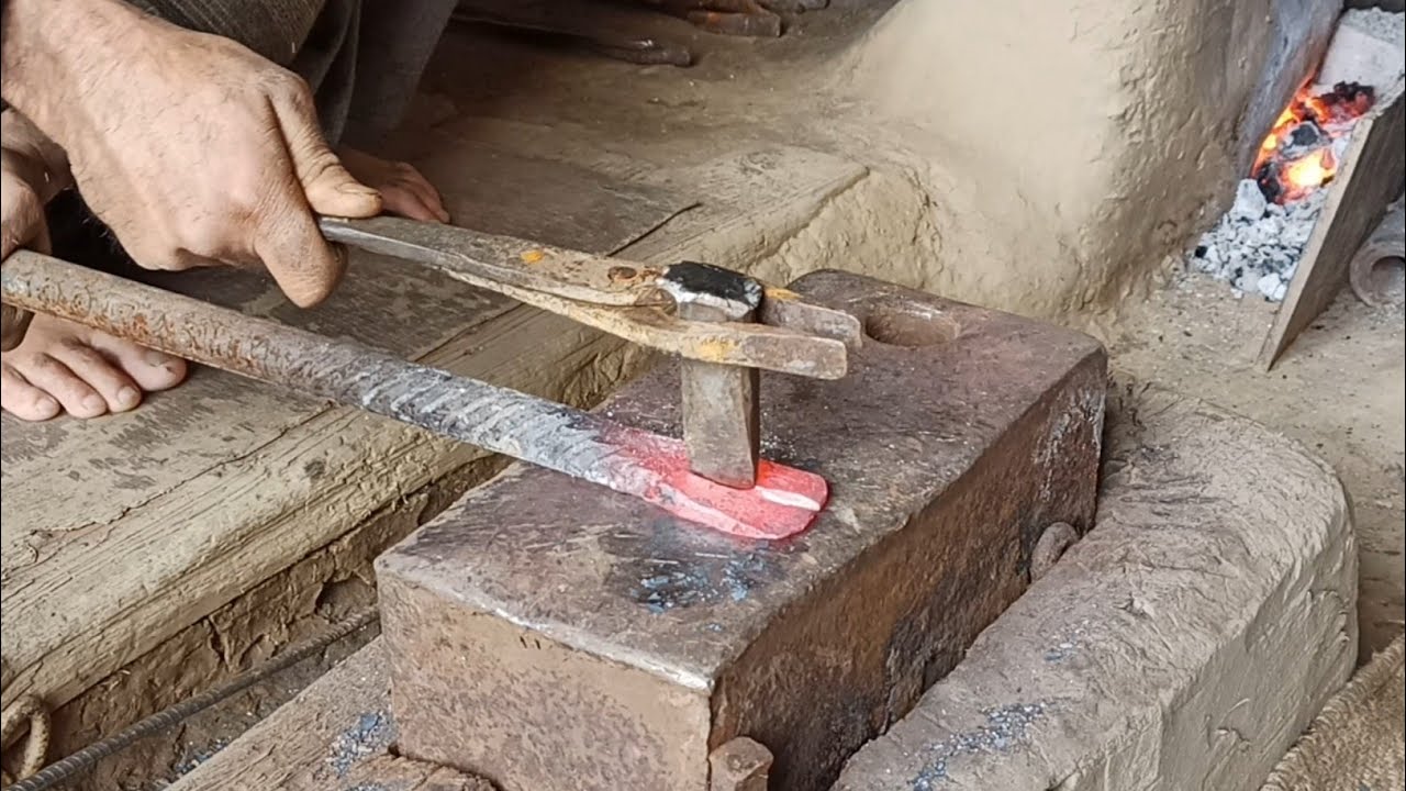 Crowbar Making How Crowbar Are Forging Manually.