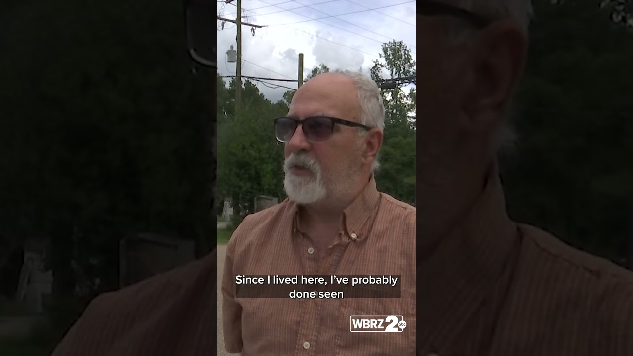 Man cited after truck crashed into convenience store, injured two