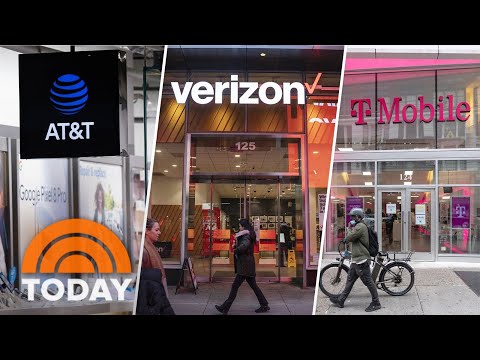 AT&T, Verizon and T-Mobile hit by massive nationwide cell outages