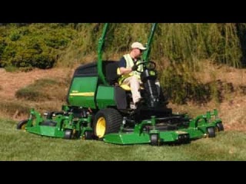 John Deere | 1600 Turbo III Wide area Mower: In Small Spaces