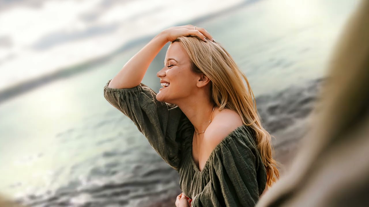 Drøm D Bort by Sandra Lyng from Norway | Popnable