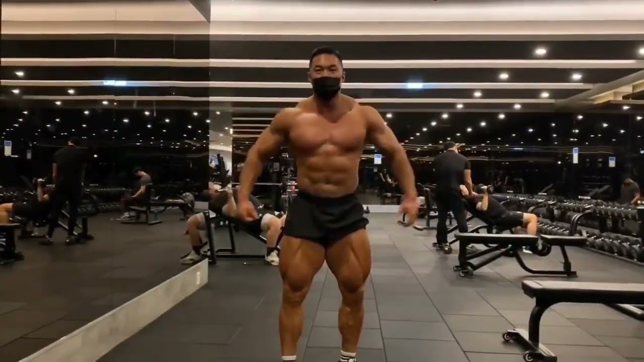 Korean Bodybuilder Muscle Flexing #22