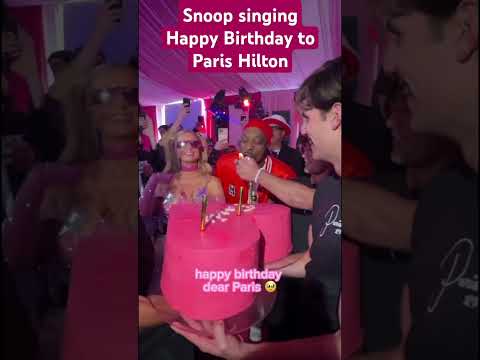 Snoop leads the Birthday song for Pais Hilton #Sliving #birthdaycelebration #parishilton