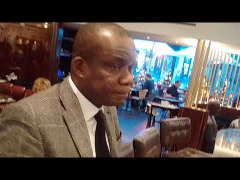 CHAMPS ELYSEE , DRUGSTORE .RICHARD FREDERIC, LE KING