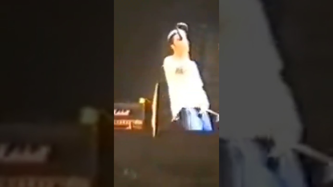 ‘95 Mike Patton peeing on stage while performing “Epic”