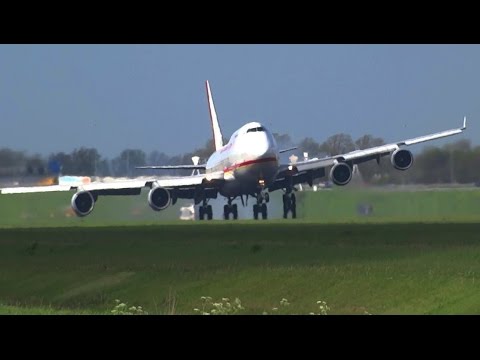 B747-F Hard, Crosswind landing by Yangtze river express B-2437