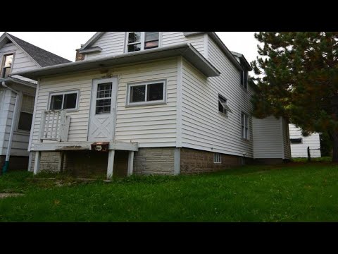 723 Hayes Street, Eveleth, MN Presented by Darcie Novak.