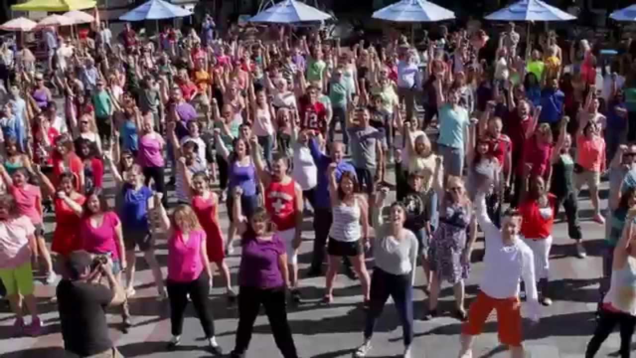 The Last Glee Flash Mob!