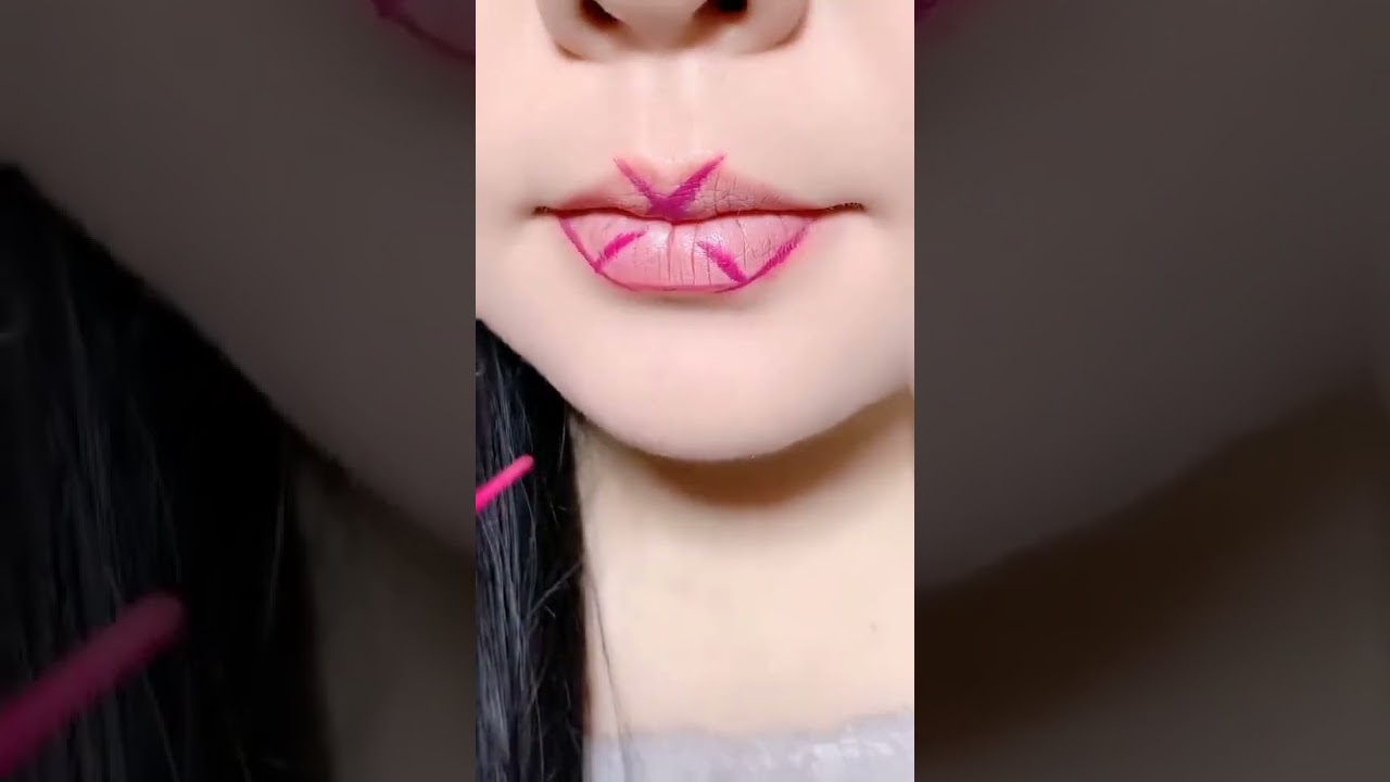 lipstick Tutorial hacks#shortmakeuptutorial