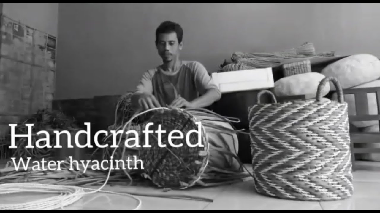 Video of the Product Manufacturing Process Handicraft from water hyacinth
