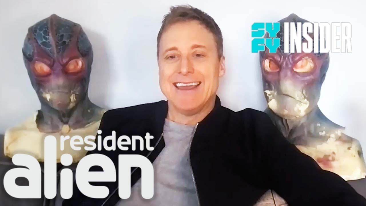 How Does Alan Tudyk Turn Into Dr. Harry Vanderspeigle? | Resident Alien After Show (S2 E2) | SYFY