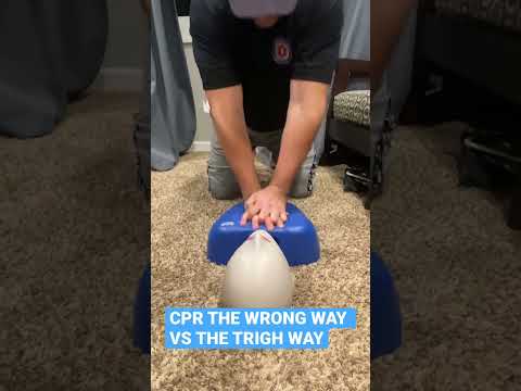 CPR compressions. Wrong vs right way. #cpr #onlinecourses #firstaid #biznes #shorts28 #NF