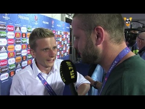 Issie dan: De perssmurf van België! - VOETBAL INSIDE