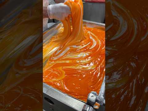 Inside a Vegas donut factory! Glazed donuts from Carl’s Donuts #donuts #vegas #vegasfood