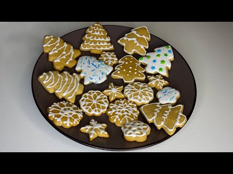 The perfect frosting for Christmas cookies. Sugar Icing recipe - dries quickly, does not crack