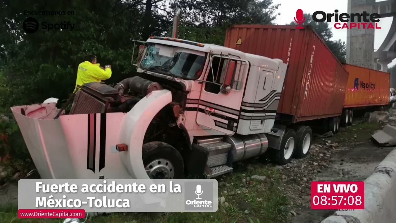 Tráiler se queda sin frenos y choca contra 6 vehículos cerca de Santa Fe, CDMX