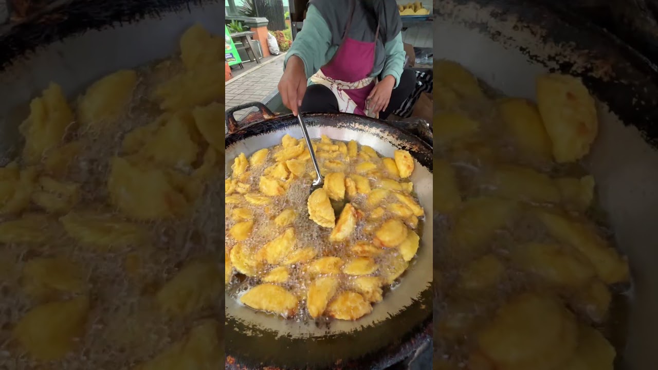 Cotot goreng terbuat dari ketela paling laris di Tawangmangu