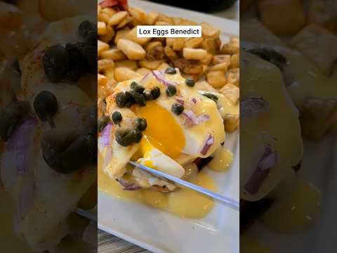 Biscuits and Gravy now in Clawson Michigan! #shorts #brunch #eggsbenedict