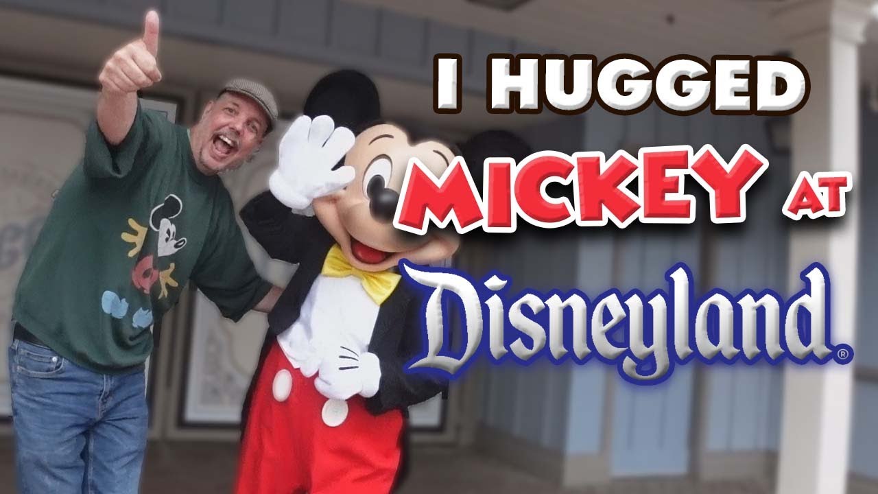 Traditional Character meet and greets (and HUGS) are back at Disneyland!