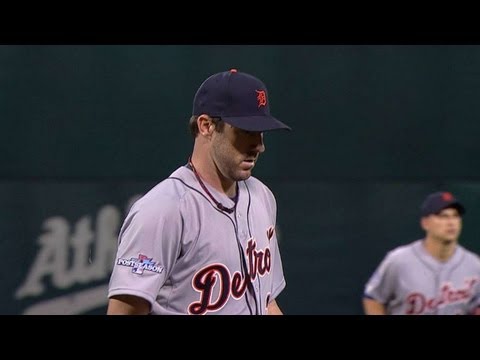 Verlander freezes Moss for strike three