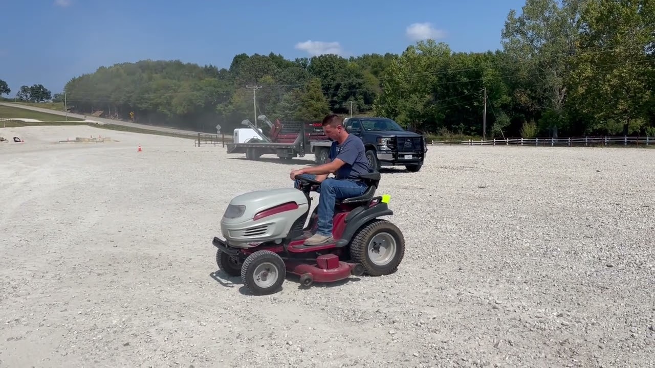 White GT2150 Hydro riding mower