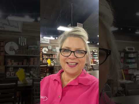 🎅🏼🎄 A look inside the Gift Shop I sell my Wreaths at ~ all set up for Christmas