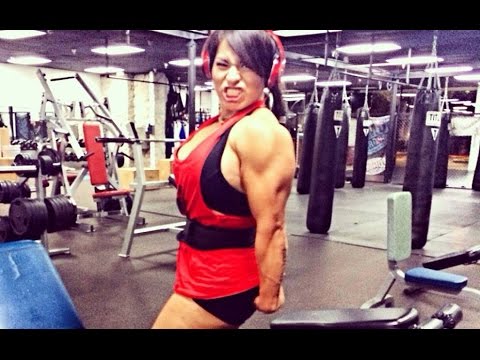 An homage to Rebecca Sanders, female bodybuilder - A photo sildeshow