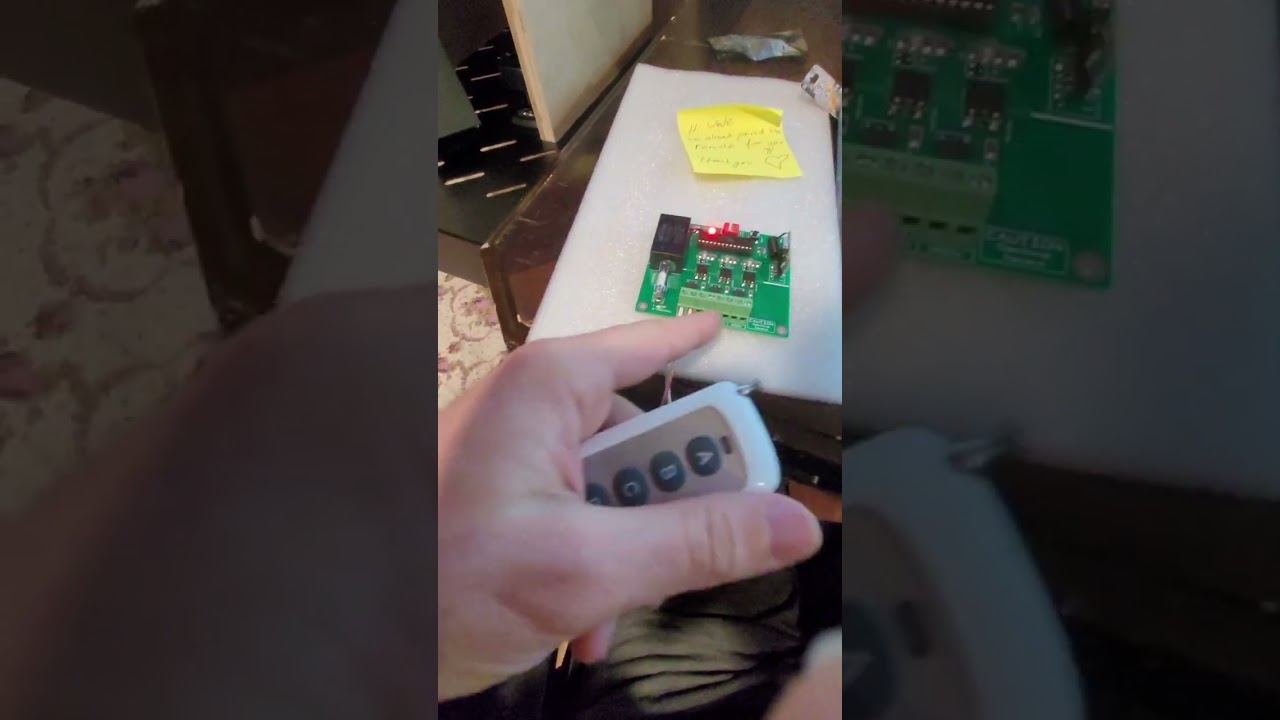 Traffic light controller by remote 🤖