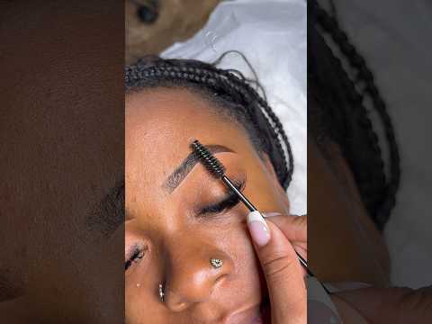 Henna Brow tutorial 🌿 IG: @camcosmetics #brows #eyebrows #sobrancelhas #esthetician #hennabrows