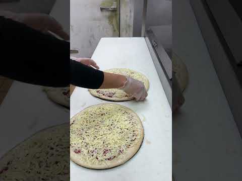 I love pizza #pizza #cookingpizza #trending #chef #shorts