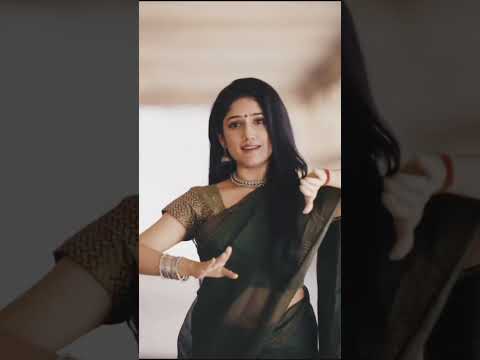 Akhila Sasindran Hot Navel Show || Hot Mallu Navel Show