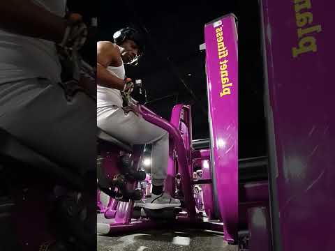 Planet Fitness Seated Row Machine-How to use the Seated Row Machine.💺