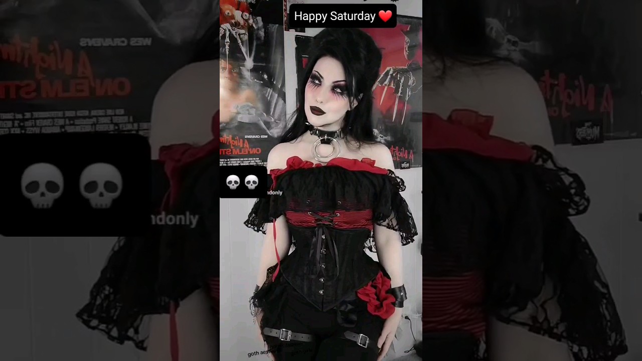 😆 #alternativegirls #gothmodel #gothgirls #gothicfashion