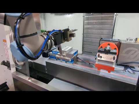 UR5e Direct part loading a Haas VF-2SS - Machine tending small parts in 2 operations