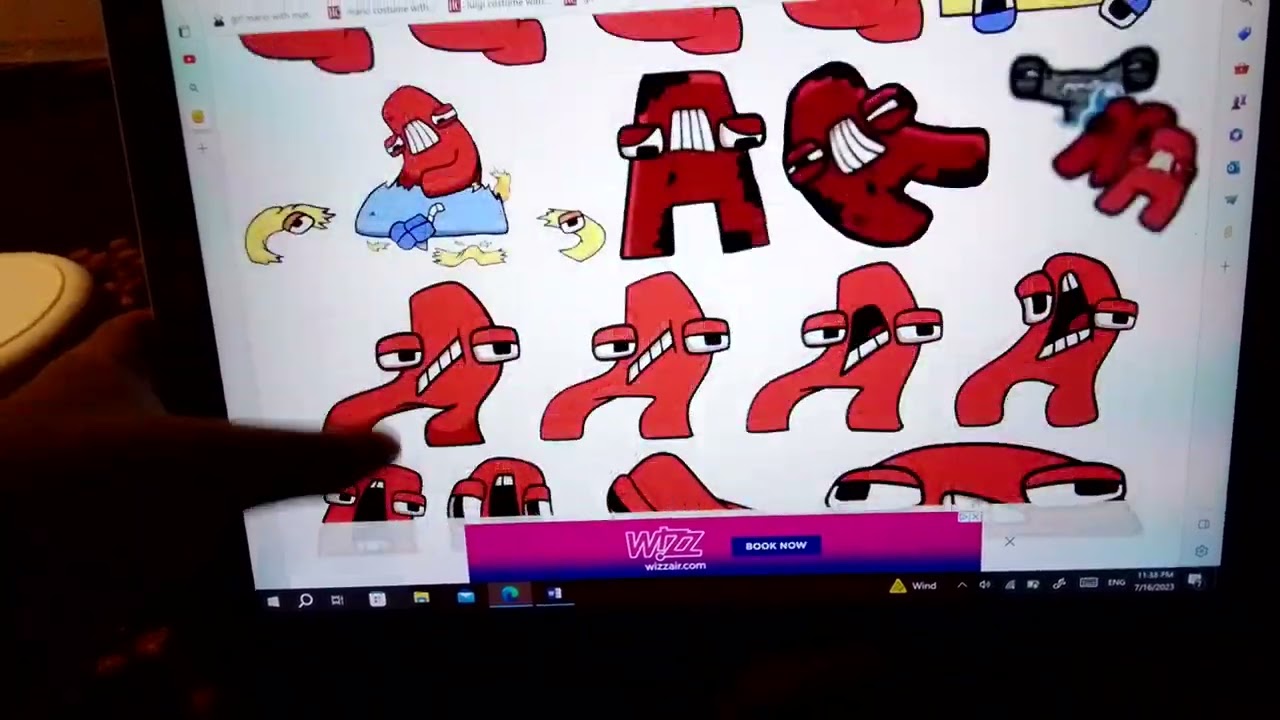 Yay guys I made a Random Ral comic studio