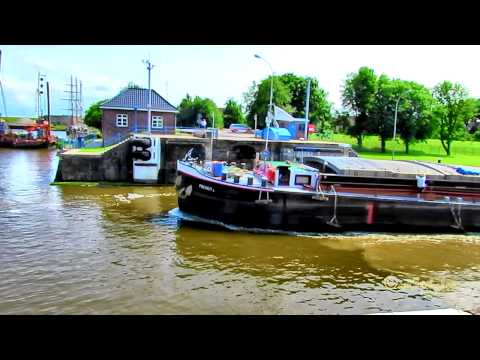 MS Freiheit 1 DB4827 MMSI 211516520 mit Windrad Flügel with windcraft blade Emden