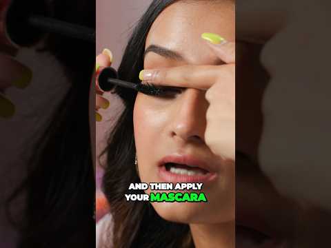 Here's how you get extra long lashes with your mascara! #shorts #short #mascara #makeup