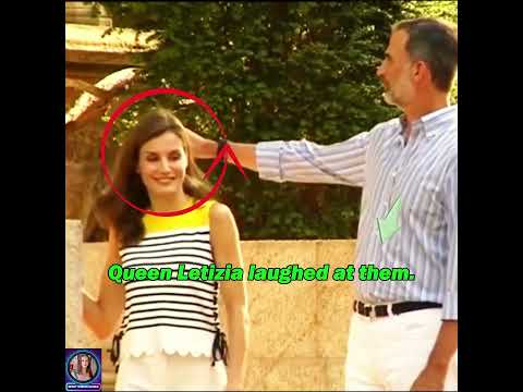 Princess Leonor & Infanta Sofia funny sitting