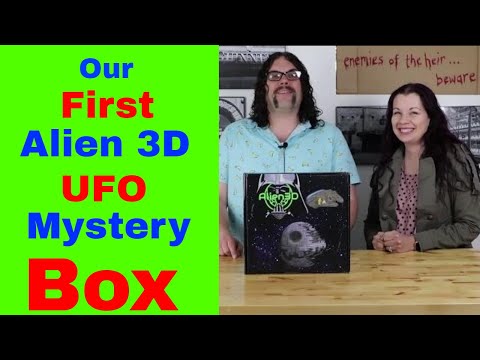 Unboxing our first Alien 3D UFO Mystery Box