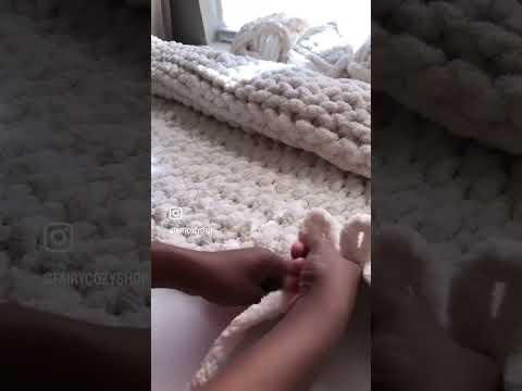 Hand knit a large ivory chunky knit blanket with me ☁️
