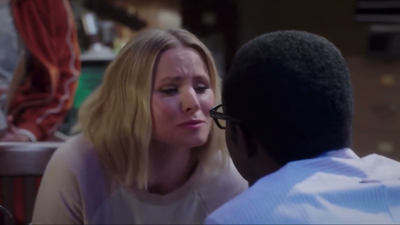Interracial kiss - The Good Place 4