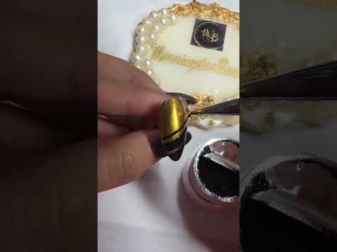 Chrome nail art