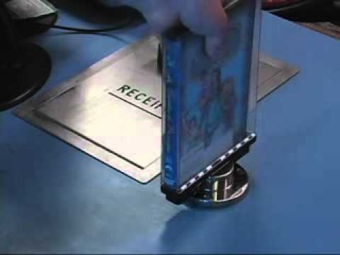 How to check out materials using the self-checkout machine-Spanish