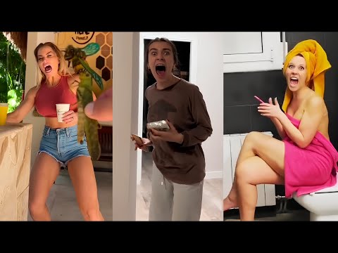 Scare Cam Pranks 2025 | #398 Funny Scare Prank | Jump Scare | Funny Compilation |Funny Fail