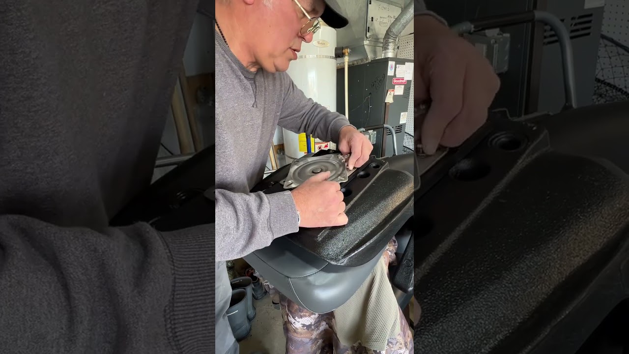 Upgrading to Tempress Helm Seats on My Alumaweld Columbia | Phil Wildman Outdoor Adventures