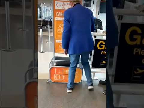baggage check easyJet @funnyfolk #funnyfolk